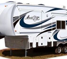 2017 Northwood Arctic Silver Fox Edition 32-5M | RV Guide